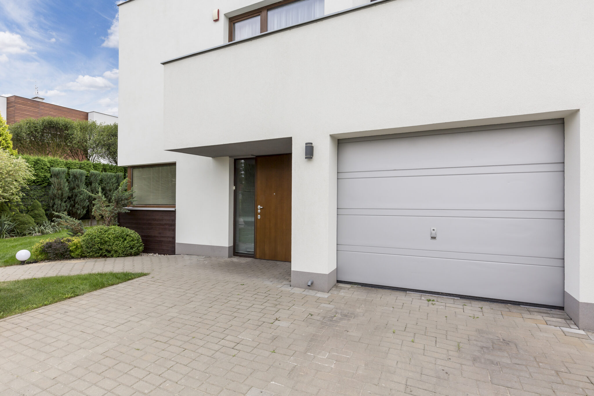 How to Choose the Best Garage Security Cameras For Your Home